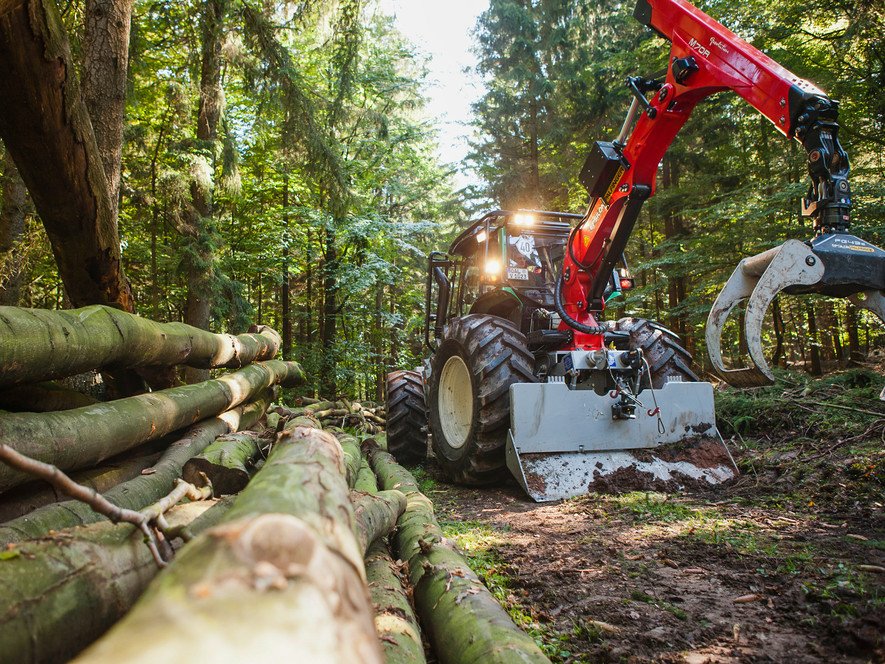 Tractor Cranes From Palfinger Epsilon | Palfinger UK